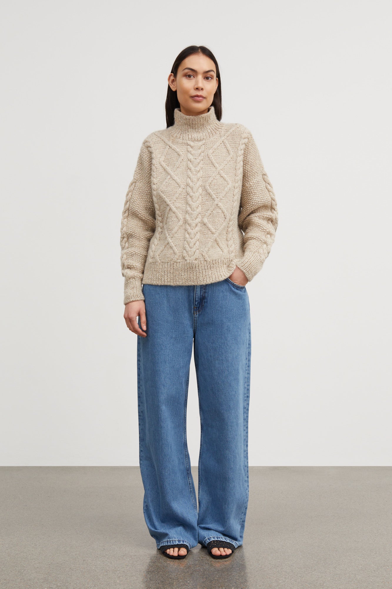 Magda Knit Knitting Pattern – Skall Studio ENG